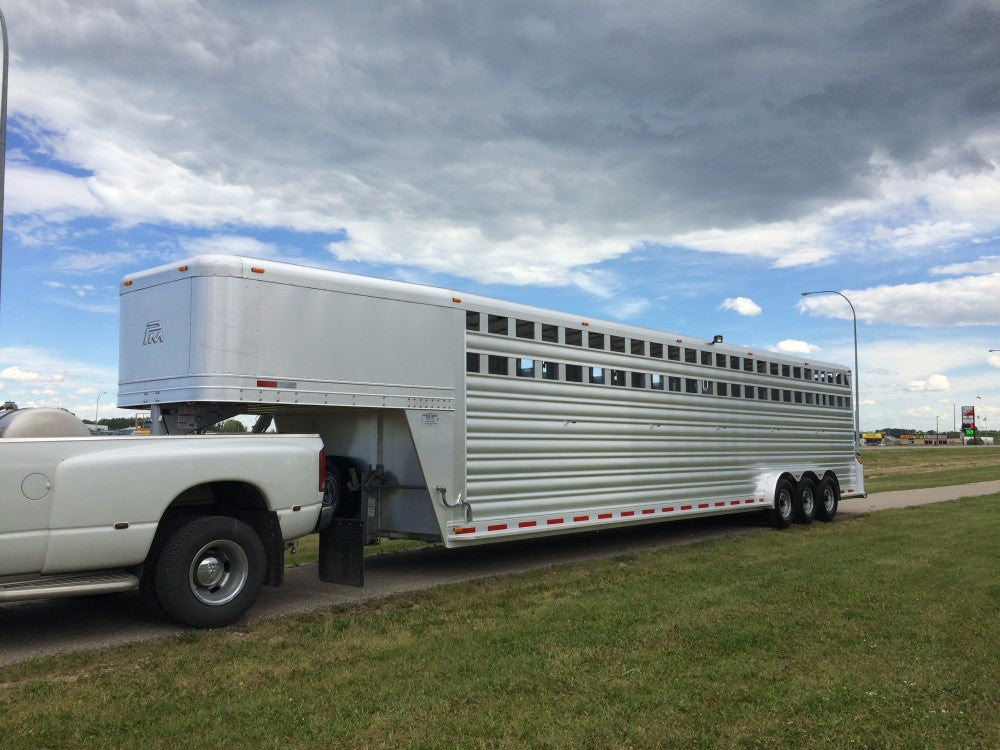 Platinum Coach “ELK” 7’6 x 36′ x 8’ Gooseneck Stock Trailer *Can Be Or ...
